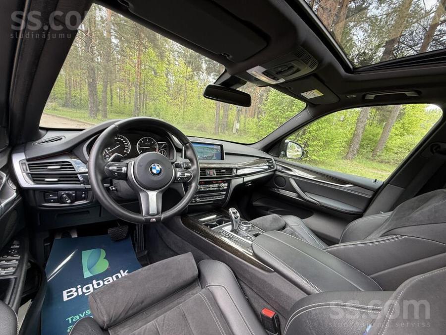 White BMW X5 2014 in Riga, with an engine capacity of 3.00 L and mileage of 203 thousand km for 21500 €, photo 28 on AUTOMOTO.COM.LV