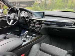 White BMW X5 2014 in Riga, with an engine capacity of 3.00 L and mileage of 203 thousand km for 21500 €, photo 29 on AUTOMOTO.COM.LV