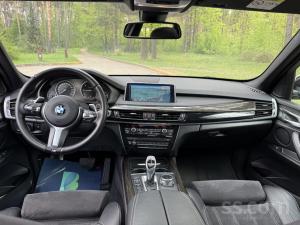 White BMW X5 2014 in Riga, with an engine capacity of 3.00 L and mileage of 203 thousand km for 21500 €, photo 30 on AUTOMOTO.COM.LV