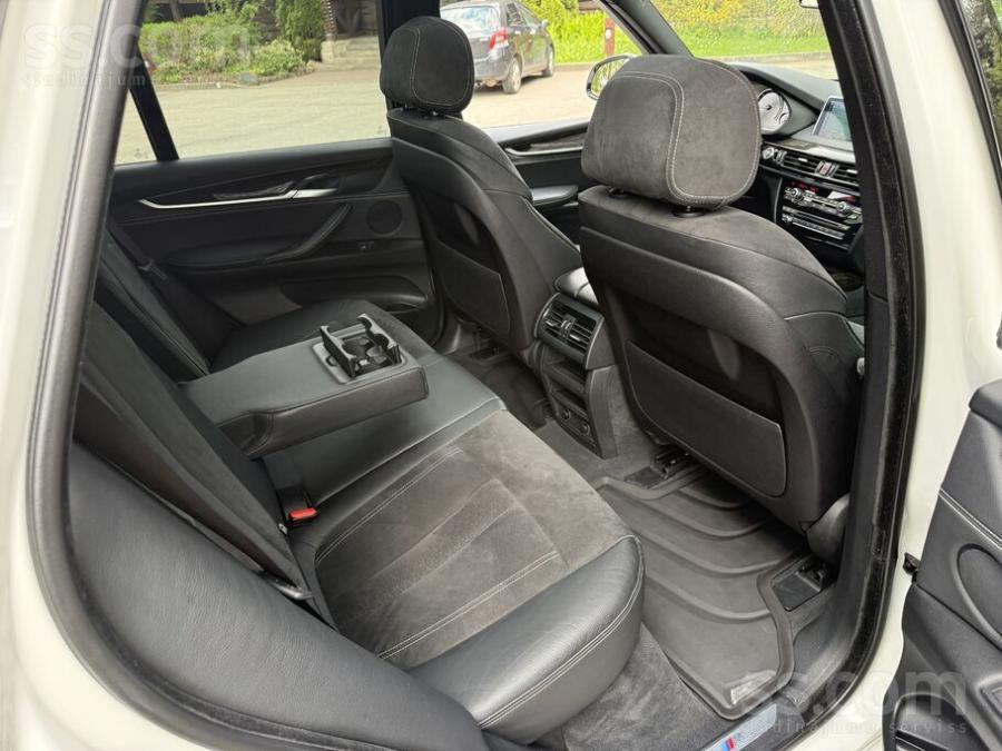 White BMW X5 2014 in Riga, with an engine capacity of 3.00 L and mileage of 203 thousand km for 21500 €, photo 31 on AUTOMOTO.COM.LV