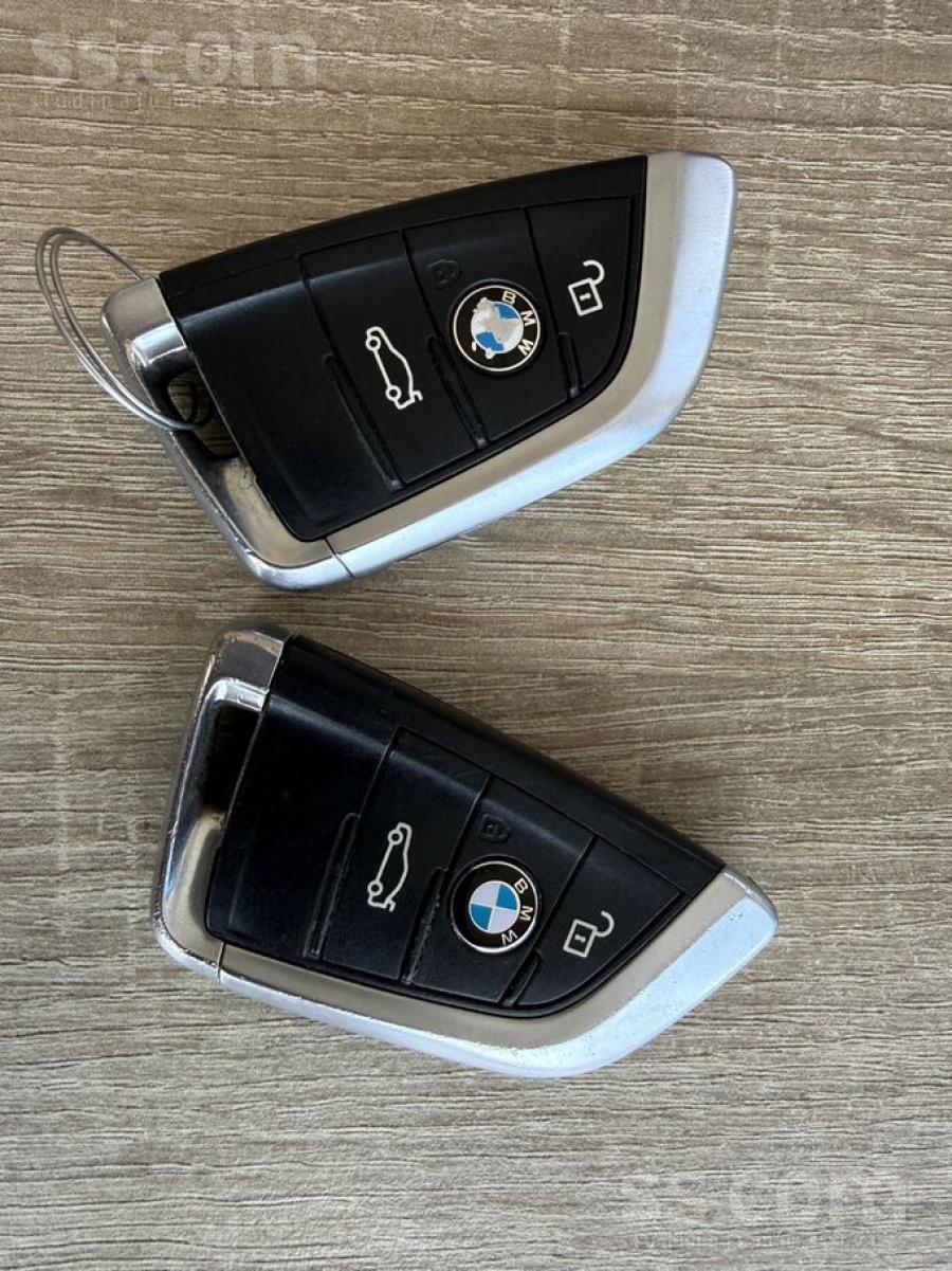 White BMW X5 2014 in Riga, with an engine capacity of 3.00 L and mileage of 203 thousand km for 21500 €, photo 36 on AUTOMOTO.COM.LV