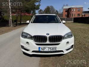 Белый БМВ Х5 2014 в Рига, объемом двигателя 3.00 л и пробегом 263 тыс. км за 14999 €, фото 3 на AUTOMOTO.COM.LV