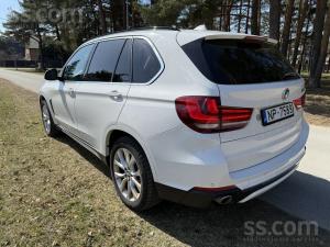 Белый БМВ Х5 2014 в Рига, объемом двигателя 3.00 л и пробегом 263 тыс. км за 14999 €, фото 7 на AUTOMOTO.COM.LV