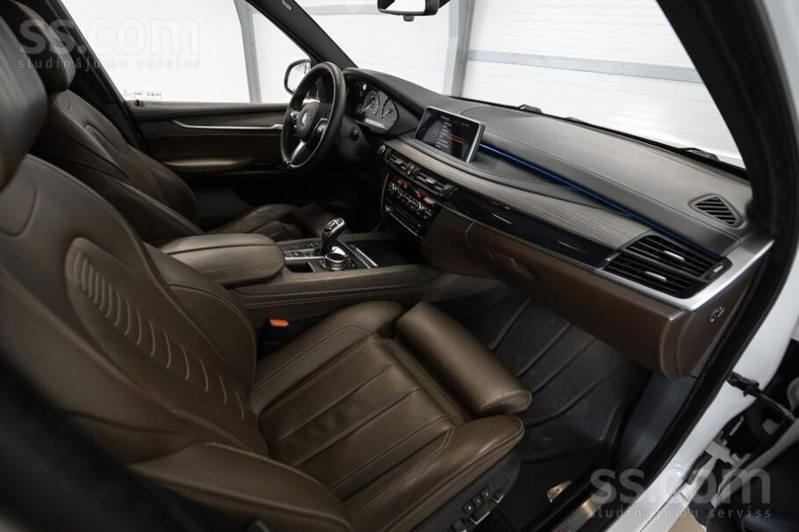 Balts BMW X5 2014 Tukums, ar dzinēja tilpumu 3.00 L un nobraukumu 0 tūkst. km par 19999 €, foto 14 vietnē AUTOMOTO.COM.LV