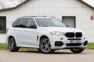 Белый БМВ Х5 2014 в Елгава, объемом двигателя 3.00 л и пробегом 215 тыс. км за 22900 €, фото 1 на AUTOMOTO.COM.LV