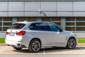 White BMW X5 2014 in Riga, with an engine capacity of 3.00 L and mileage of 255 thousand km for 20500 €, photo 7 on AUTOMOTO.COM.LV
