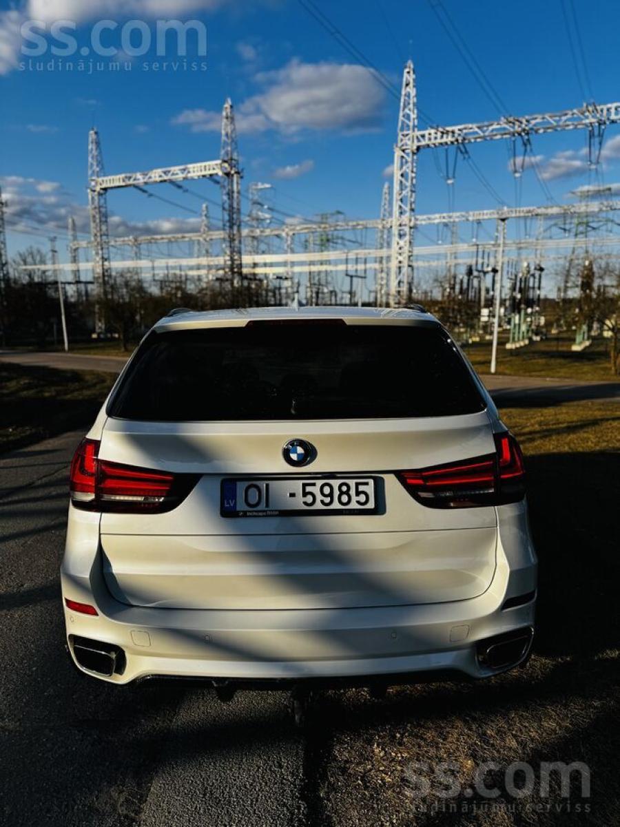 Balts BMW X5 2014 Rīga, ar dzinēja tilpumu 3.00 L un nobraukumu 216 tūkst. km par 20100 €, foto 5 vietnē AUTOMOTO.COM.LV