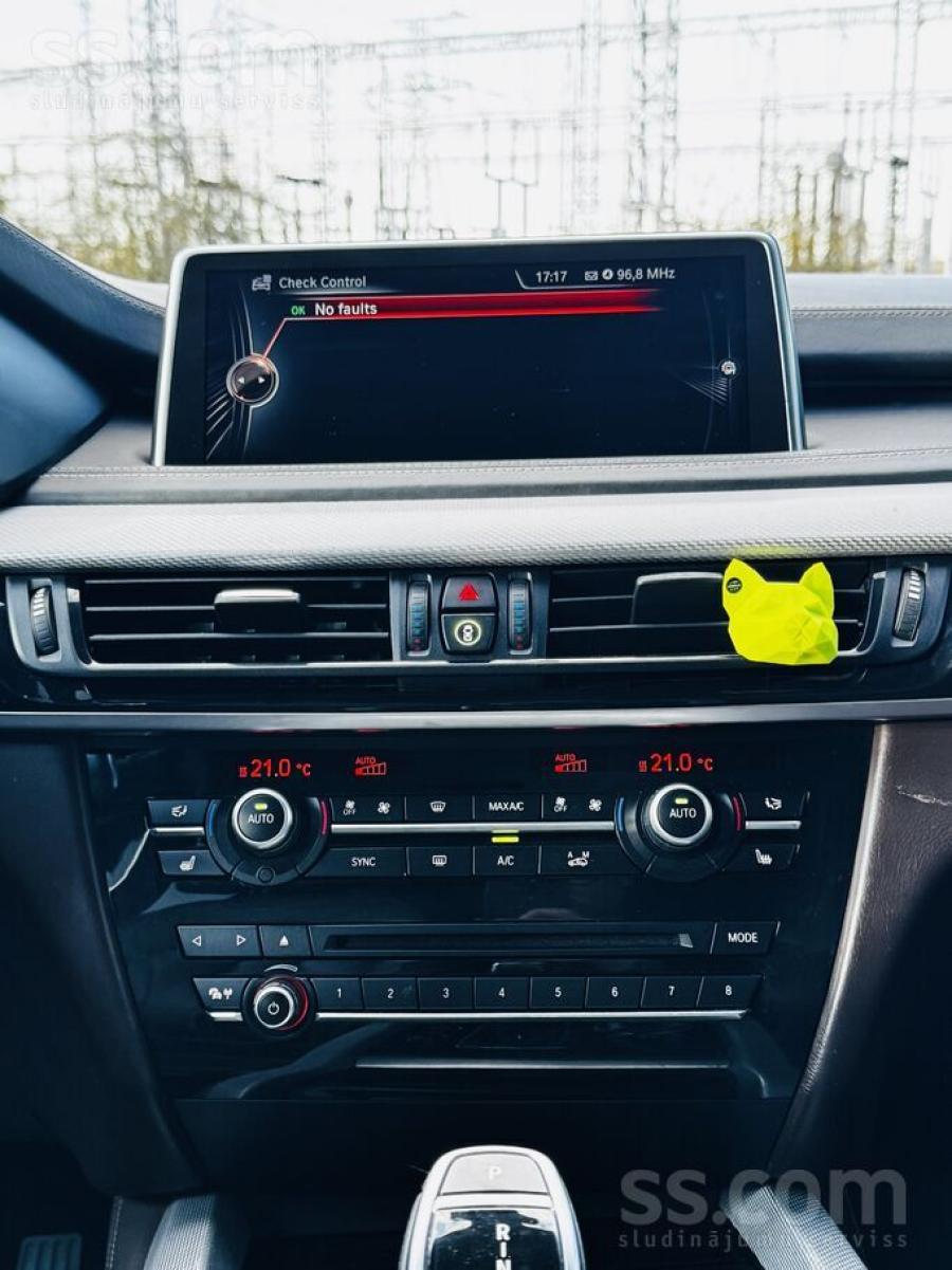Balts BMW X5 2014 Rīga, ar dzinēja tilpumu 3.00 L un nobraukumu 216 tūkst. km par 20100 €, foto 18 vietnē AUTOMOTO.COM.LV