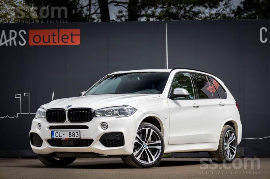White BMW X5 2014 in Riga, with an engine capacity of 3.00 L and mileage of 301 thousand km for 19990 €, photo 1 on AUTOMOTO.COM.LV