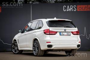 White BMW X5 2014 in Riga, with an engine capacity of 3.00 L and mileage of 301 thousand km for 19990 €, photo 7 on AUTOMOTO.COM.LV