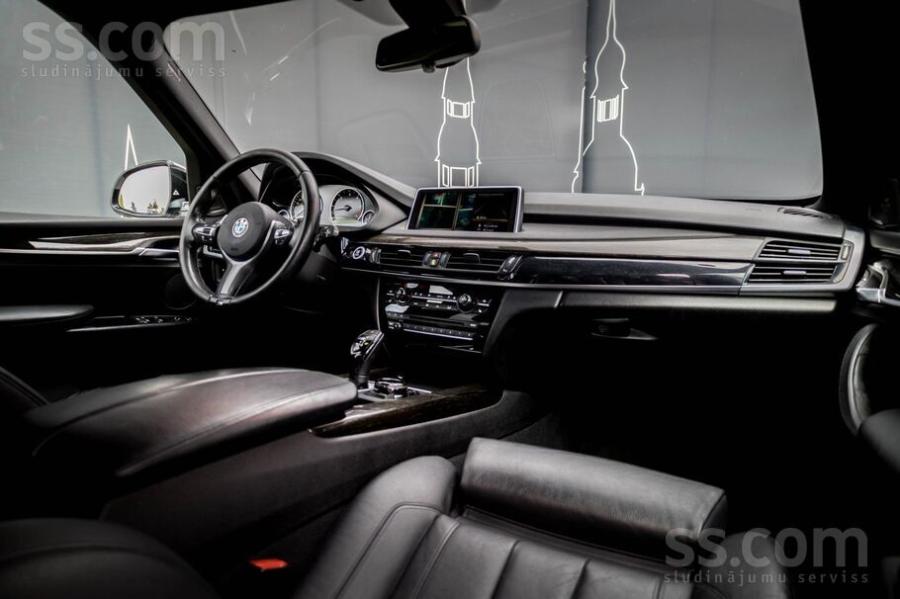 White BMW X5 2014 in Riga, with an engine capacity of 3.00 L and mileage of 301 thousand km for 19990 €, photo 13 on AUTOMOTO.COM.LV