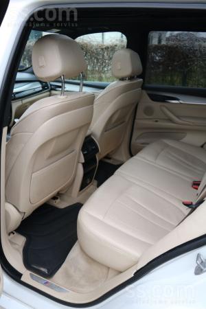 White BMW X5 2014 in Riga, with an engine capacity of 3.00 L and mileage of 255 thousand km for 16000 €, photo 7 on AUTOMOTO.COM.LV