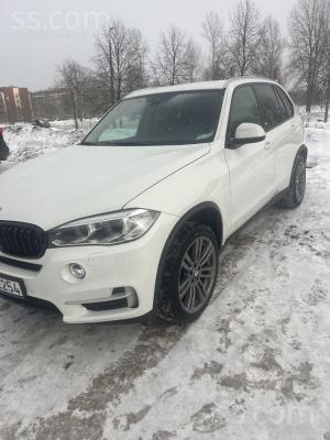 White BMW X5 2014 in Riga, with an engine capacity of 3.00 L and mileage of 159 thousand km for 23000 €, photo 8 on AUTOMOTO.COM.LV