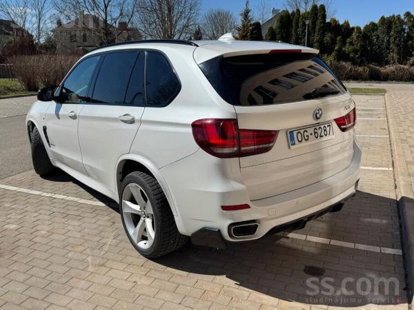 Balts BMW X5 2014 Jelgava, ar dzinēja tilpumu 3.00 L un nobraukumu 235 tūkst. km par 18550 €, foto 2 vietnē AUTOMOTO.COM.LV