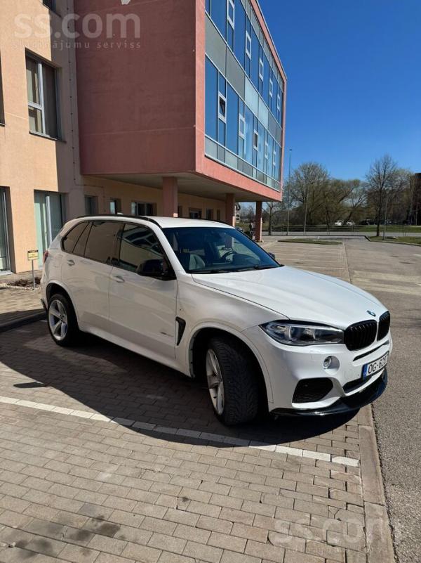 Balts BMW X5 2014 Jelgava, ar dzinēja tilpumu 3.00 L un nobraukumu 235 tūkst. km par 18550 €, foto 4 vietnē AUTOMOTO.COM.LV