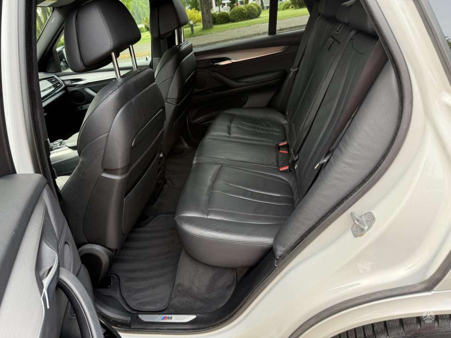 White BMW X5 2014 in Marijampole, with an engine capacity of 2.99 L and mileage of 186 thousand km for 19800 €, photo 20 on AUTOMOTO.COM.LV