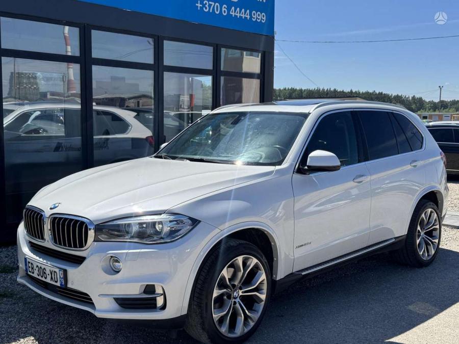 White BMW X5 2014 in Vilnius, with an engine capacity of 3.00 L and mileage of 260 thousand km for 17350 €, photo 1 on AUTOMOTO.COM.LV