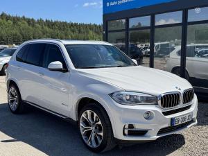 White BMW X5 2014 in Vilnius, with an engine capacity of 3.00 L and mileage of 260 thousand km for 17350 €, photo 3 on AUTOMOTO.COM.LV