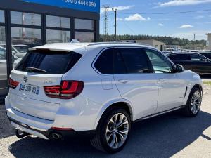 White BMW X5 2014 in Vilnius, with an engine capacity of 3.00 L and mileage of 260 thousand km for 17350 €, photo 5 on AUTOMOTO.COM.LV