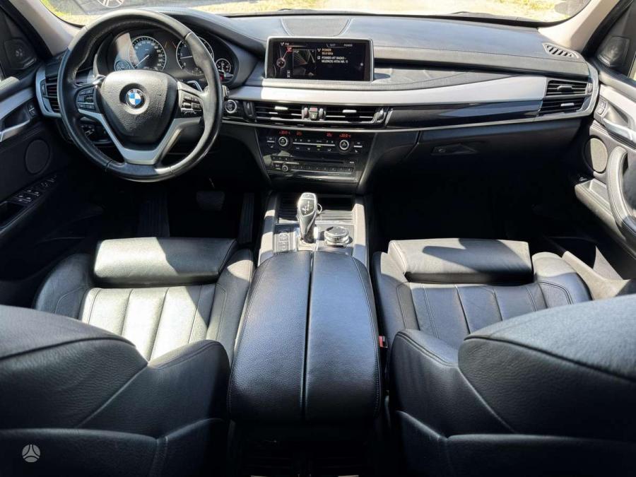 White BMW X5 2014 in Vilnius, with an engine capacity of 3.00 L and mileage of 260 thousand km for 17350 €, photo 12 on AUTOMOTO.COM.LV