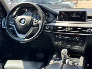 White BMW X5 2014 in Vilnius, with an engine capacity of 3.00 L and mileage of 260 thousand km for 17350 €, photo 13 on AUTOMOTO.COM.LV