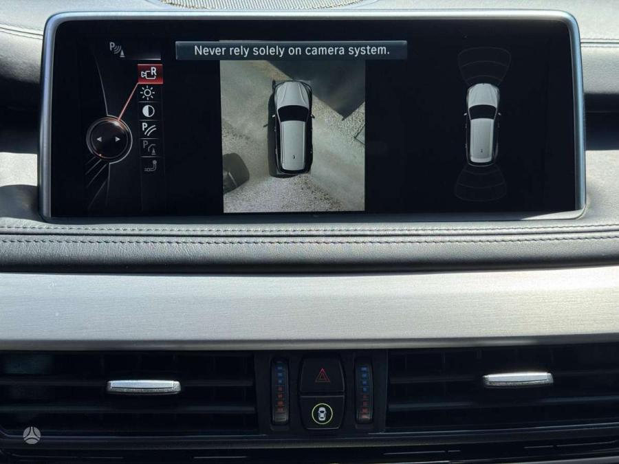 White BMW X5 2014 in Vilnius, with an engine capacity of 3.00 L and mileage of 260 thousand km for 17350 €, photo 14 on AUTOMOTO.COM.LV