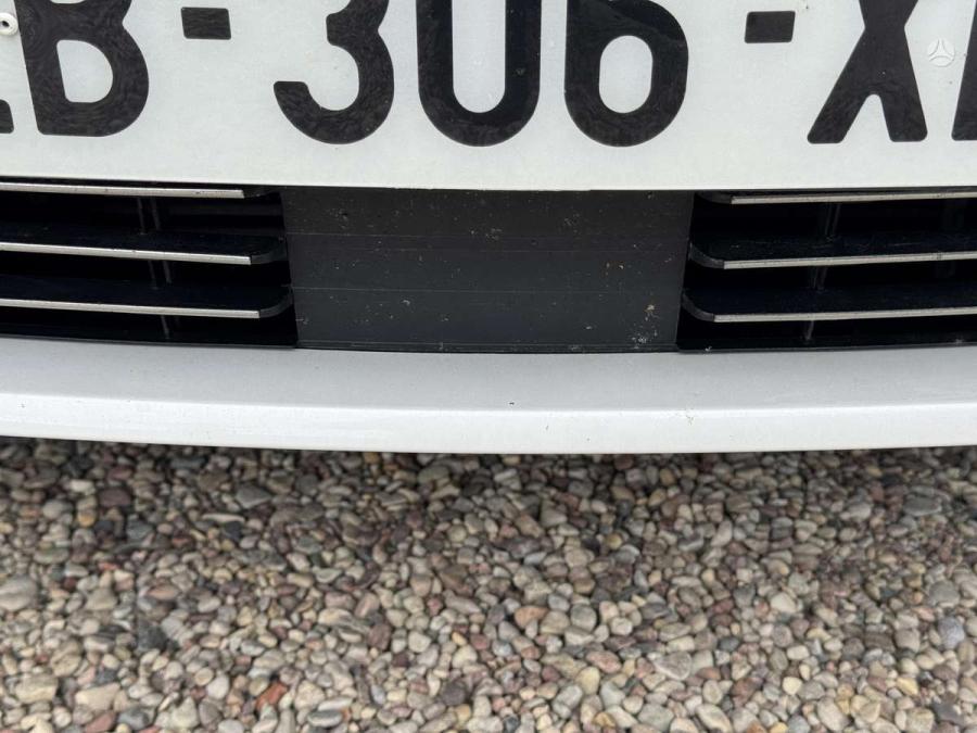 White BMW X5 2014 in Vilnius, with an engine capacity of 3.00 L and mileage of 260 thousand km for 17350 €, photo 28 on AUTOMOTO.COM.LV