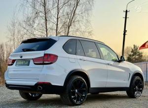 White BMW X5 2014 in Siauliai, with an engine capacity of 2.99 L and mileage of 268 thousand km for 16300 €, photo 5 on AUTOMOTO.COM.LV