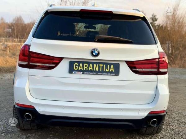 White BMW X5 2014 in Siauliai, with an engine capacity of 2.99 L and mileage of 268 thousand km for 16300 €, photo 6 on AUTOMOTO.COM.LV