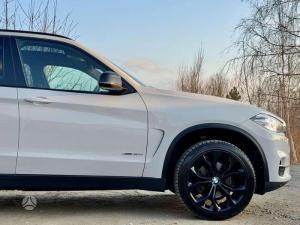 White BMW X5 2014 in Siauliai, with an engine capacity of 2.99 L and mileage of 268 thousand km for 16300 €, photo 11 on AUTOMOTO.COM.LV