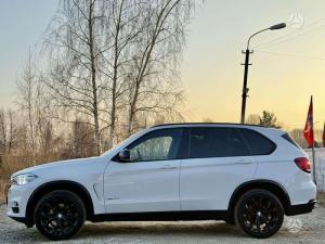 White BMW X5 2014 in Siauliai, with an engine capacity of 2.99 L and mileage of 268 thousand km for 16300 €, photo 14 on AUTOMOTO.COM.LV