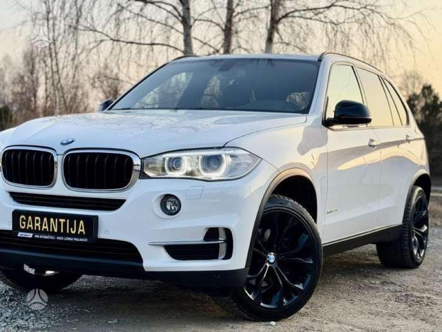 White BMW X5 2014 in Siauliai, with an engine capacity of 2.99 L and mileage of 268 thousand km for 16300 €, photo 17 on AUTOMOTO.COM.LV