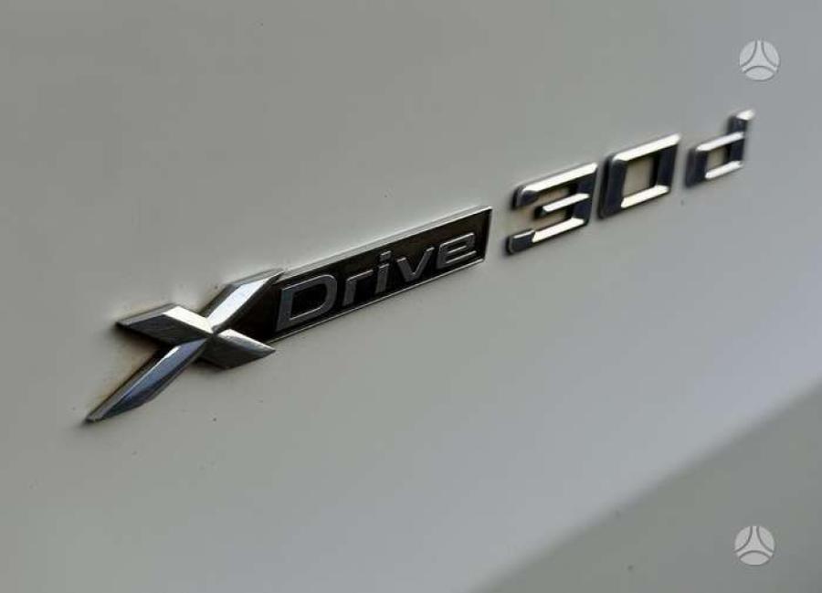 White BMW X5 2014 in Siauliai, with an engine capacity of 2.99 L and mileage of 268 thousand km for 16300 €, photo 19 on AUTOMOTO.COM.LV