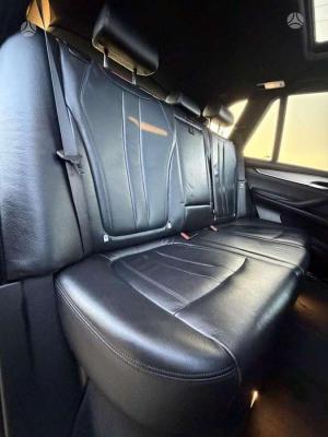 White BMW X5 2014 in Siauliai, with an engine capacity of 2.99 L and mileage of 268 thousand km for 16300 €, photo 26 on AUTOMOTO.COM.LV