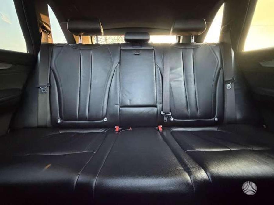 White BMW X5 2014 in Siauliai, with an engine capacity of 2.99 L and mileage of 268 thousand km for 16300 €, photo 28 on AUTOMOTO.COM.LV