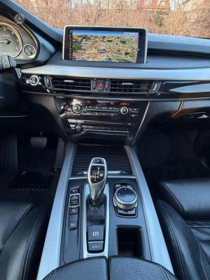 White BMW X5 2014 in Siauliai, with an engine capacity of 2.99 L and mileage of 268 thousand km for 16300 €, photo 30 on AUTOMOTO.COM.LV