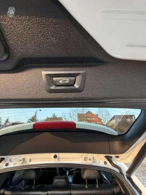 White BMW X5 2014 in Siauliai, with an engine capacity of 2.99 L and mileage of 268 thousand km for 16300 €, photo 35 on AUTOMOTO.COM.LV