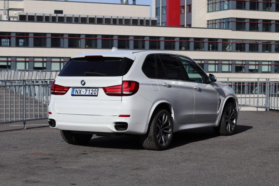 Balts BMW X5 2014 Rīga, ar dzinēja tilpumu 3.00 L un nobraukumu 263 tūkst. km par 20580 €, foto 3 vietnē AUTOMOTO.COM.LV