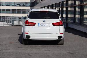 Balts BMW X5 2014 Rīga, ar dzinēja tilpumu 3.00 L un nobraukumu 263 tūkst. km par 20580 €, foto 4 vietnē AUTOMOTO.COM.LV