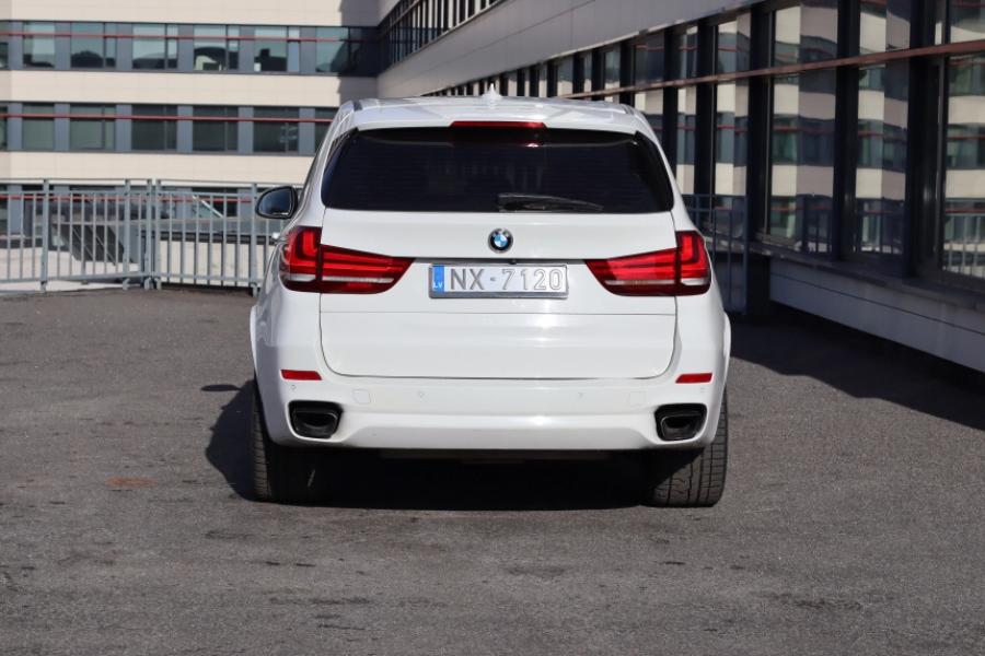 Balts BMW X5 2014 Rīga, ar dzinēja tilpumu 3.00 L un nobraukumu 263 tūkst. km par 20580 €, foto 4 vietnē AUTOMOTO.COM.LV