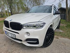 White BMW X5 2014 in Kaunas, with an engine capacity of 3.00 L and mileage of 221 thousand km for 19900 €, photo 3 on AUTOMOTO.COM.LV