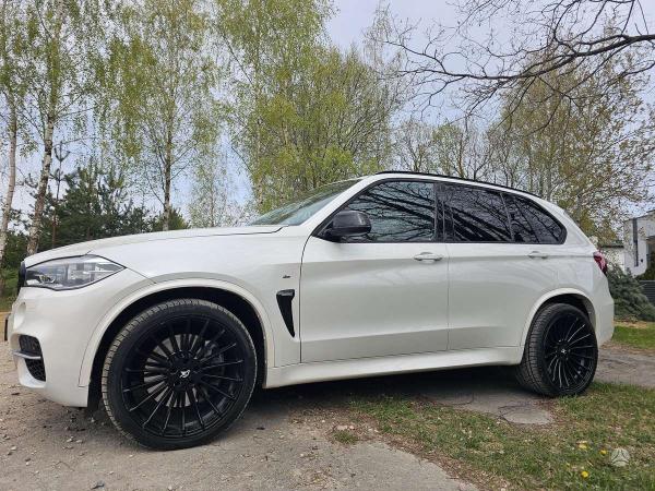 White BMW X5 2014 in Kaunas, with an engine capacity of 3.00 L and mileage of 221 thousand km for 19900 €, photo 5 on AUTOMOTO.COM.LV