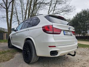 White BMW X5 2014 in Kaunas, with an engine capacity of 3.00 L and mileage of 221 thousand km for 19900 €, photo 9 on AUTOMOTO.COM.LV