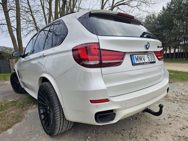 White BMW X5 2014 in Kaunas, with an engine capacity of 3.00 L and mileage of 221 thousand km for 19900 €, photo 10 on AUTOMOTO.COM.LV