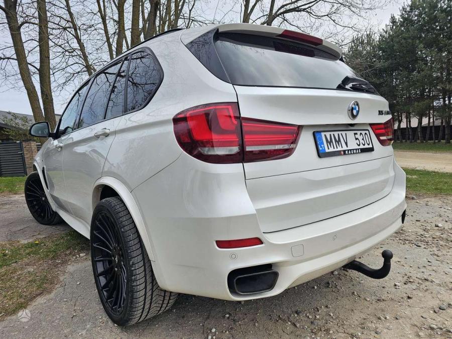 White BMW X5 2014 in Kaunas, with an engine capacity of 3.00 L and mileage of 221 thousand km for 19900 €, photo 11 on AUTOMOTO.COM.LV