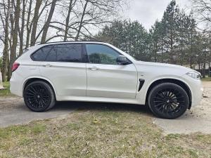 White BMW X5 2014 in Kaunas, with an engine capacity of 3.00 L and mileage of 221 thousand km for 19900 €, photo 17 on AUTOMOTO.COM.LV