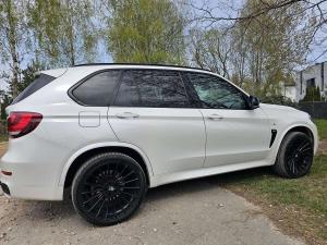 White BMW X5 2014 in Kaunas, with an engine capacity of 3.00 L and mileage of 221 thousand km for 19900 €, photo 18 on AUTOMOTO.COM.LV