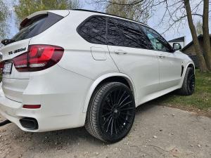 White BMW X5 2014 in Kaunas, with an engine capacity of 3.00 L and mileage of 221 thousand km for 19900 €, photo 21 on AUTOMOTO.COM.LV