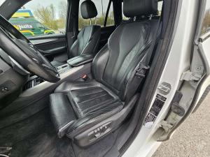 White BMW X5 2014 in Kaunas, with an engine capacity of 3.00 L and mileage of 221 thousand km for 19900 €, photo 25 on AUTOMOTO.COM.LV