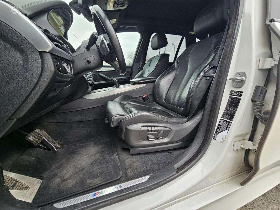 White BMW X5 2014 in Kaunas, with an engine capacity of 3.00 L and mileage of 221 thousand km for 19900 €, photo 26 on AUTOMOTO.COM.LV